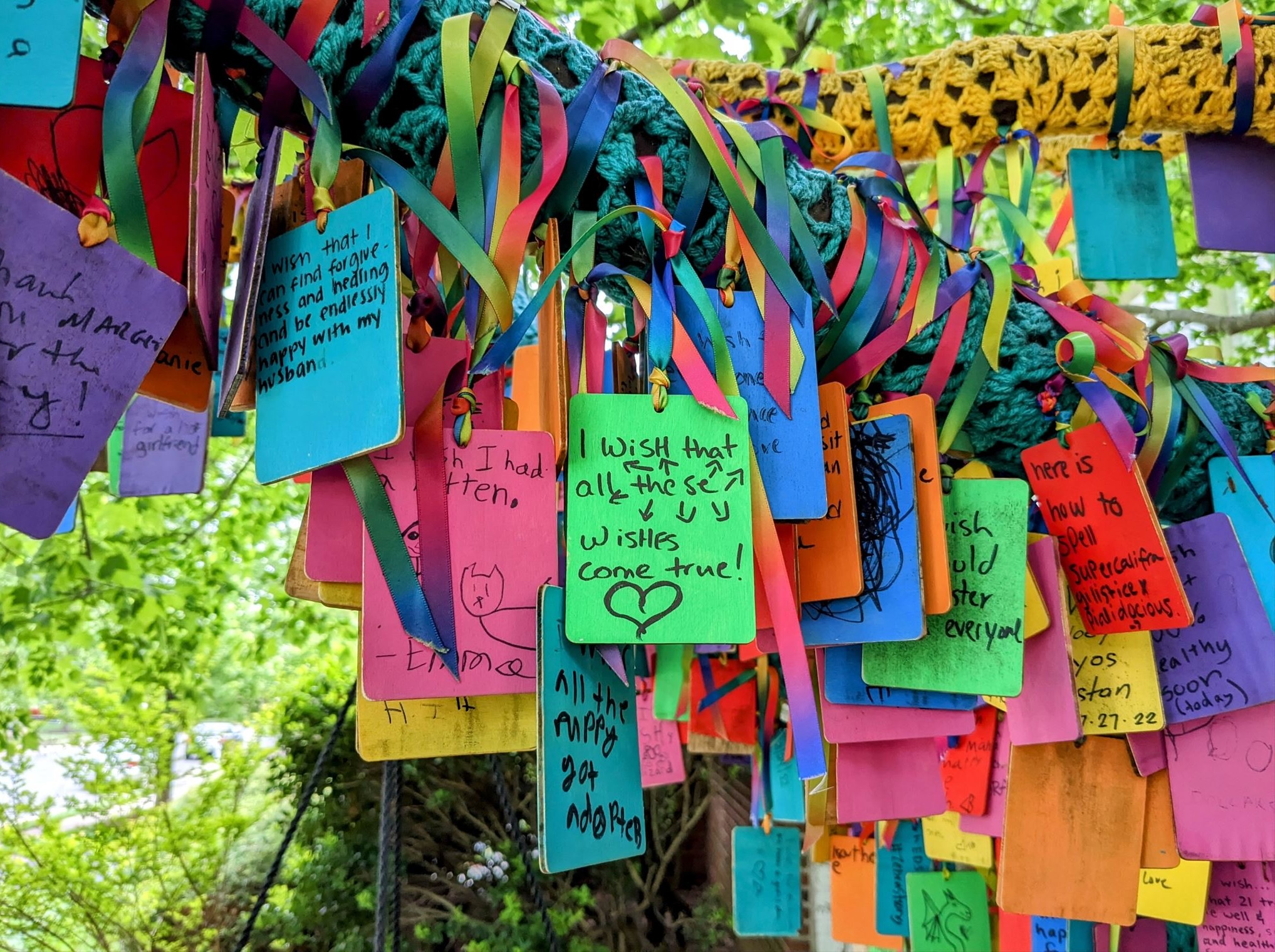 Cache Hiding Themes—April: colorful caches – Official Blog